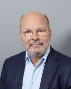 Prof. Dr. Stefan Gosepath • Cluster of Excellence "Contestations of the ...